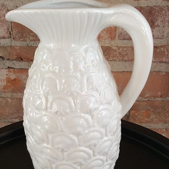 Welcome Pineapple Pitcher – olive & elle